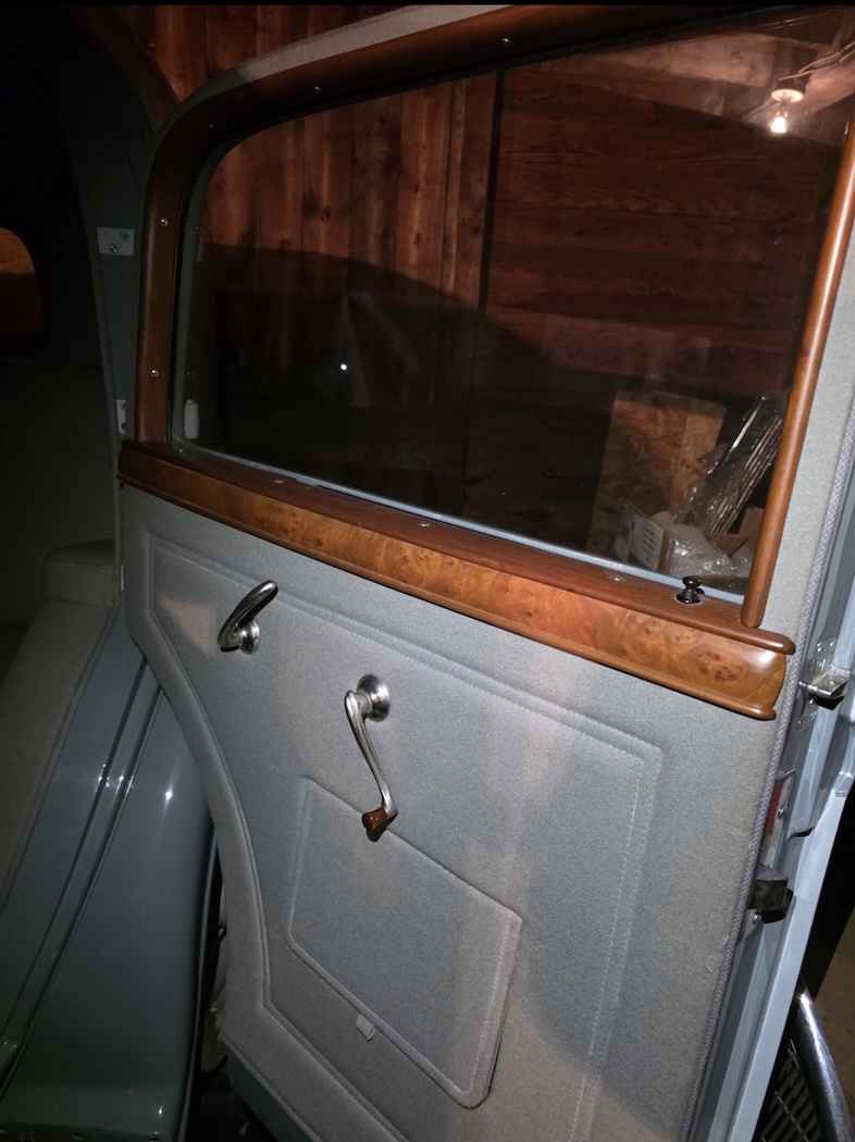 1933 Lincoln KB 4 Club Door Sedan V12 - A TOUCH OF CLASSICS